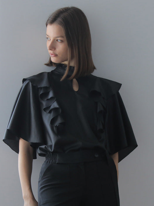 [Cahisienne] Loose-fit key holder neckline ruffle blouse_black_FW2025 – KBX